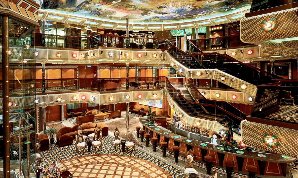 Carnival Conquest: Tariffe e Offerte 2024 a bordo del Carnival Conquest...