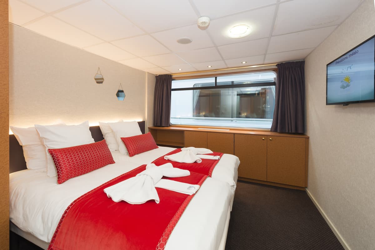 Croisières MS Europe : Tarifs et promos 2024, itinéraires, photos...