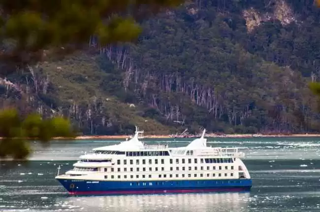 MV Stella: Tarifs, promos 2025 à bord du MV Stella